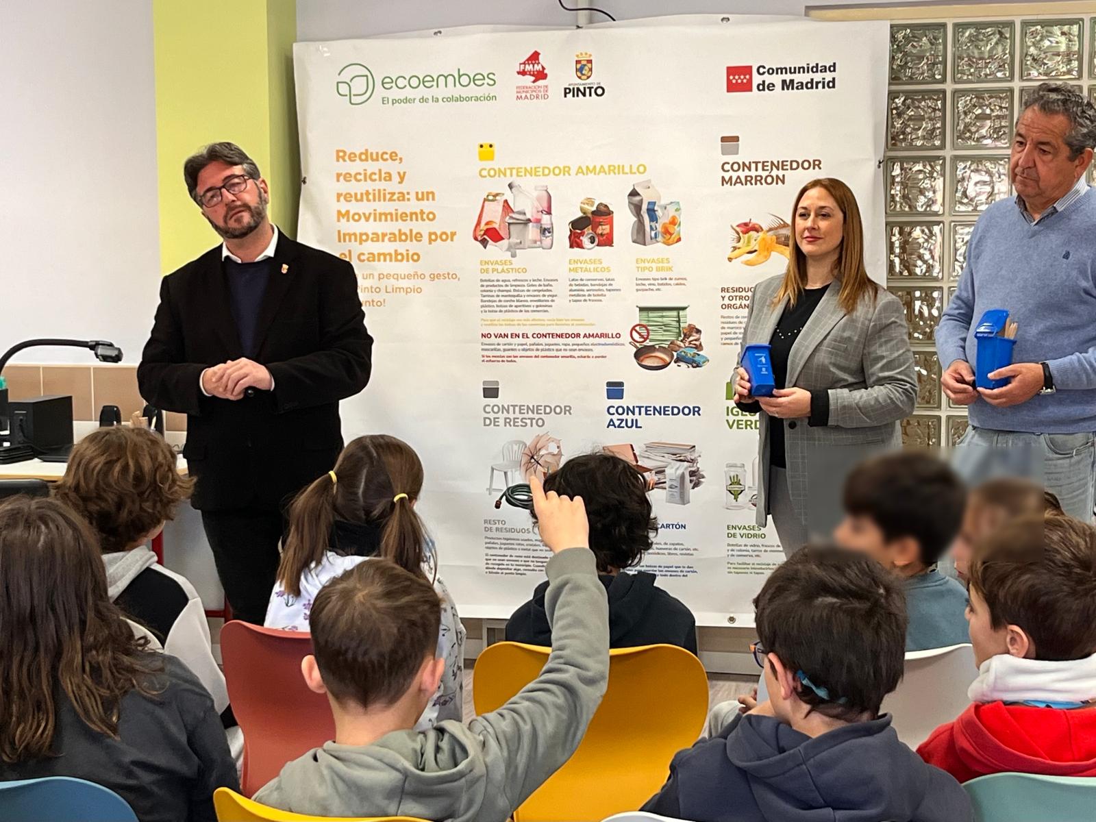 Pinto reparte material escolar reciclable y sostenible entre los ...